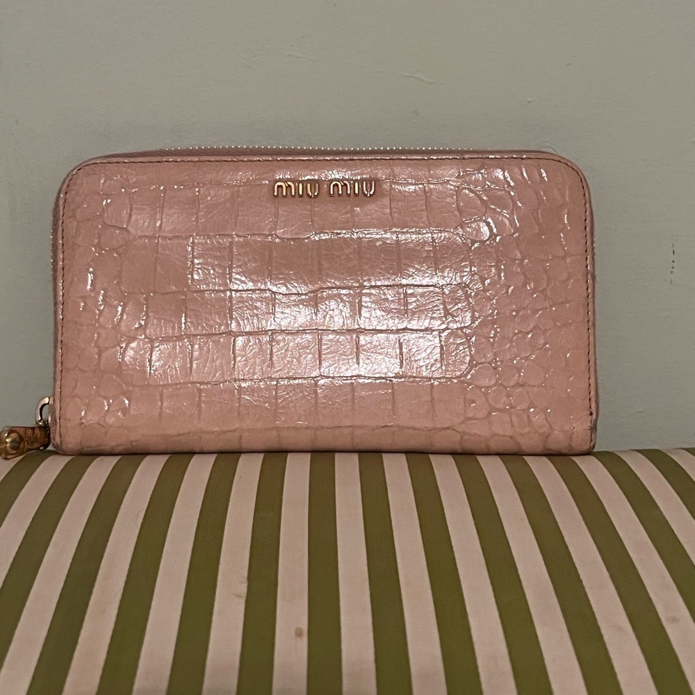 Miu Miu Blush Croc-Embossed Wallet - Gem